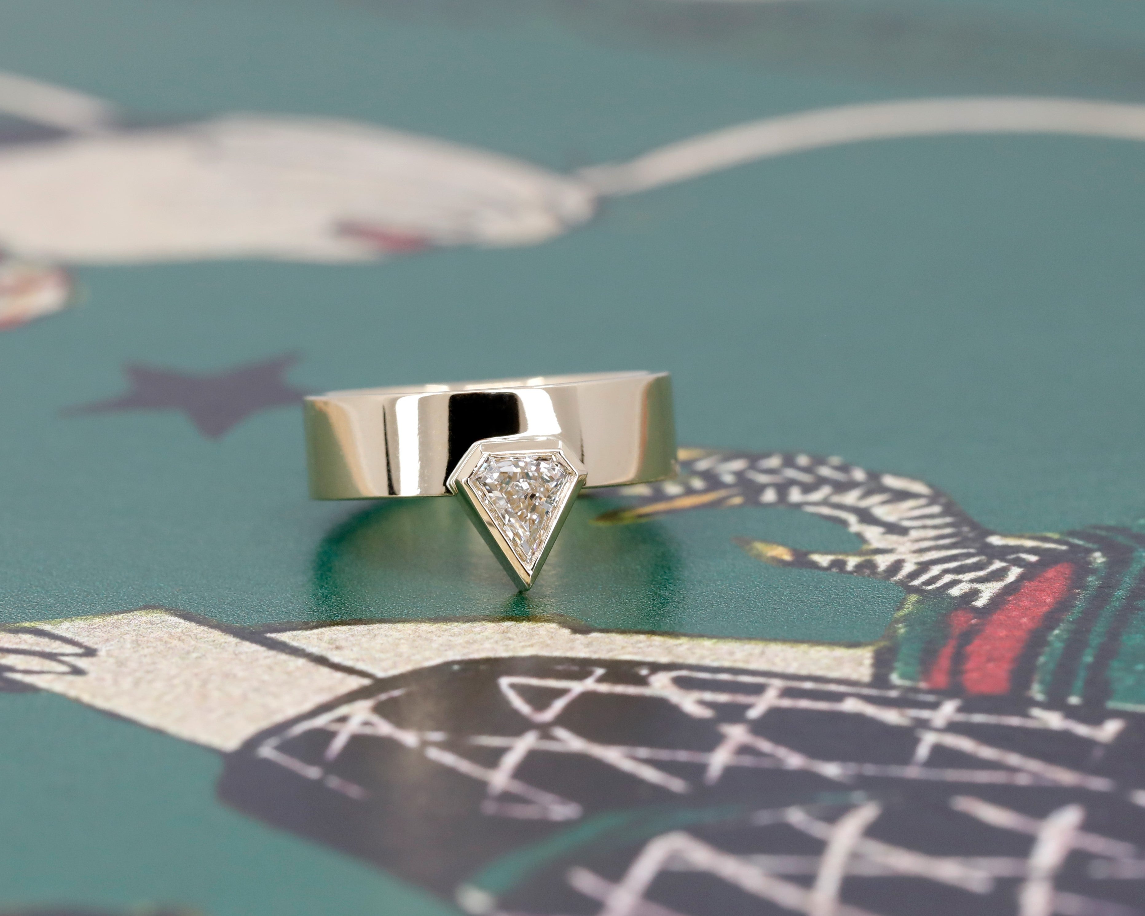 Pentagonal Bezel Setting Lab Grown Diamond Boxy Bena Jewelry Ring